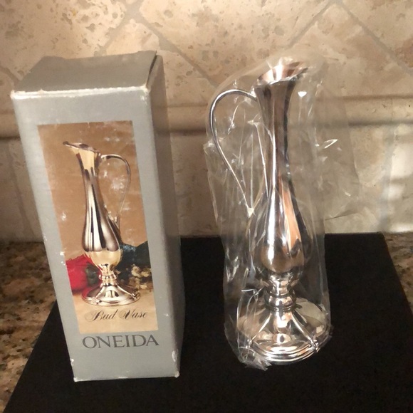 Oneida | Accents | Oneida Silverplate Tarnish Resistant Bud Vase 7 Nib ...